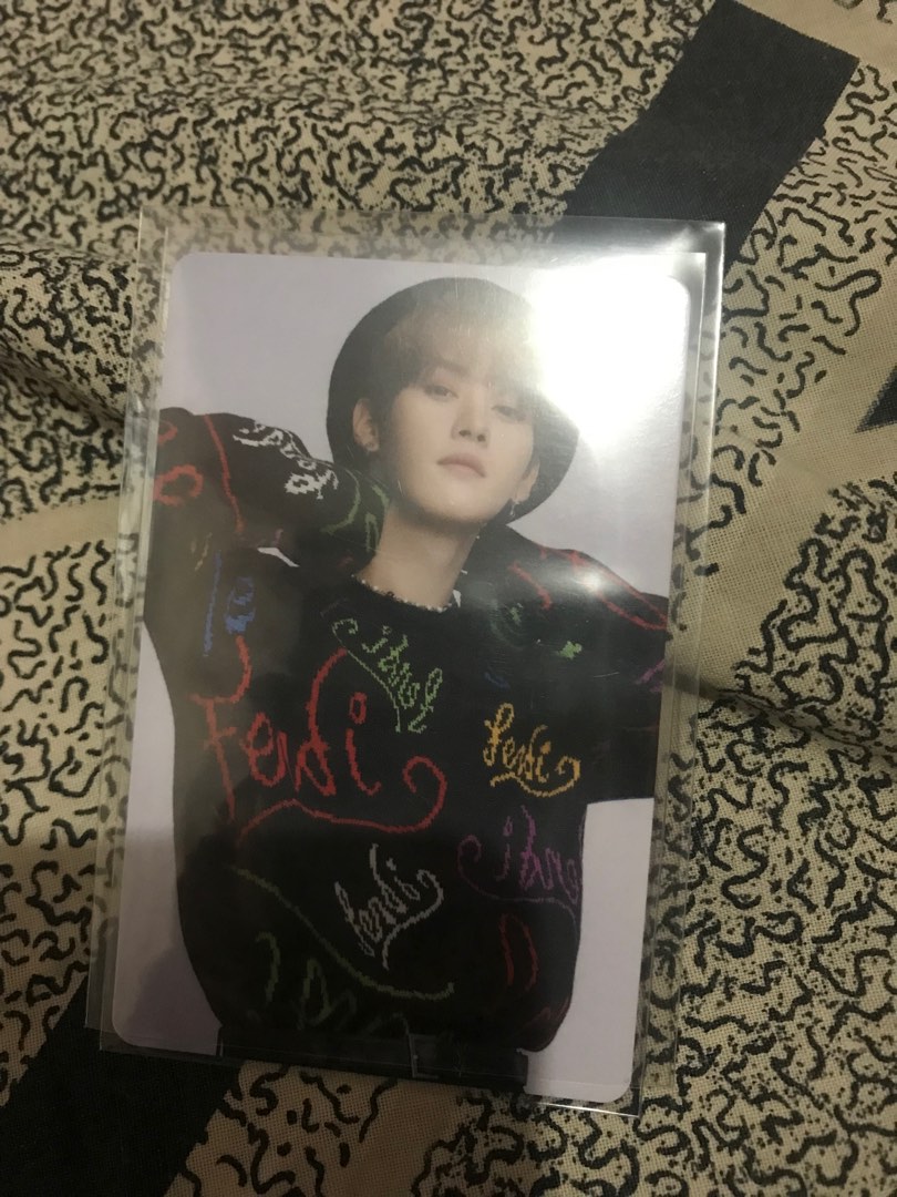 STRAY KIDS LEE KNOW DICON PC, Hobbies & Toys, Memorabilia ...