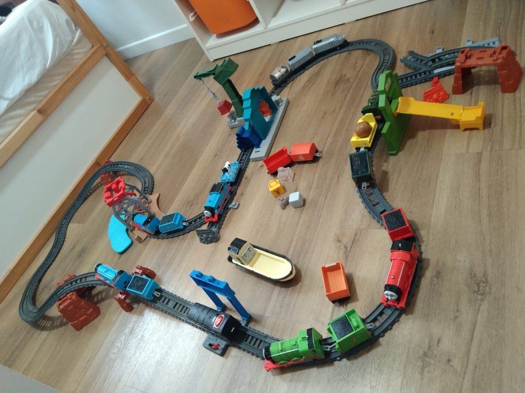 Thomas & Friends Set, Hobbies & Toys, Toys & Games on Carousell