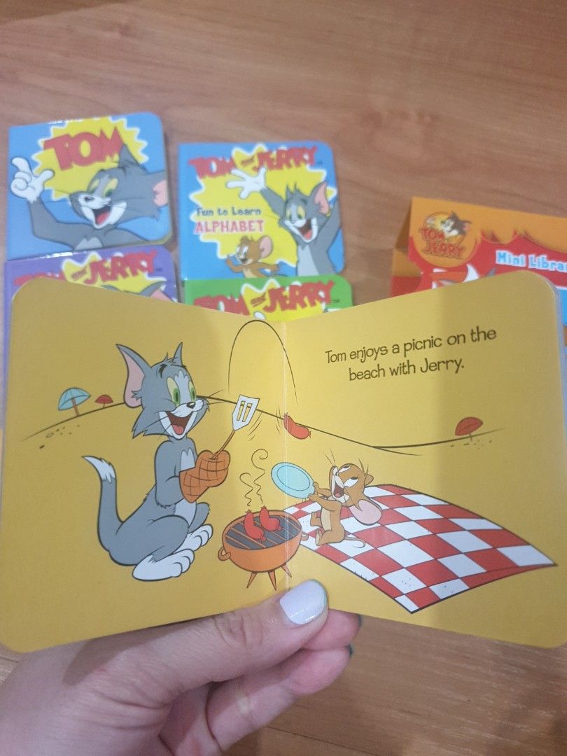 Tom and Jerry Mini Library on Carousell