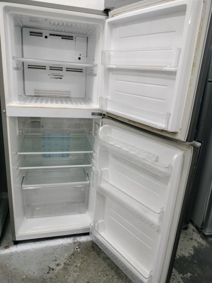 Toshiba two door medium size refrigerator, TV & Home Appliances ...