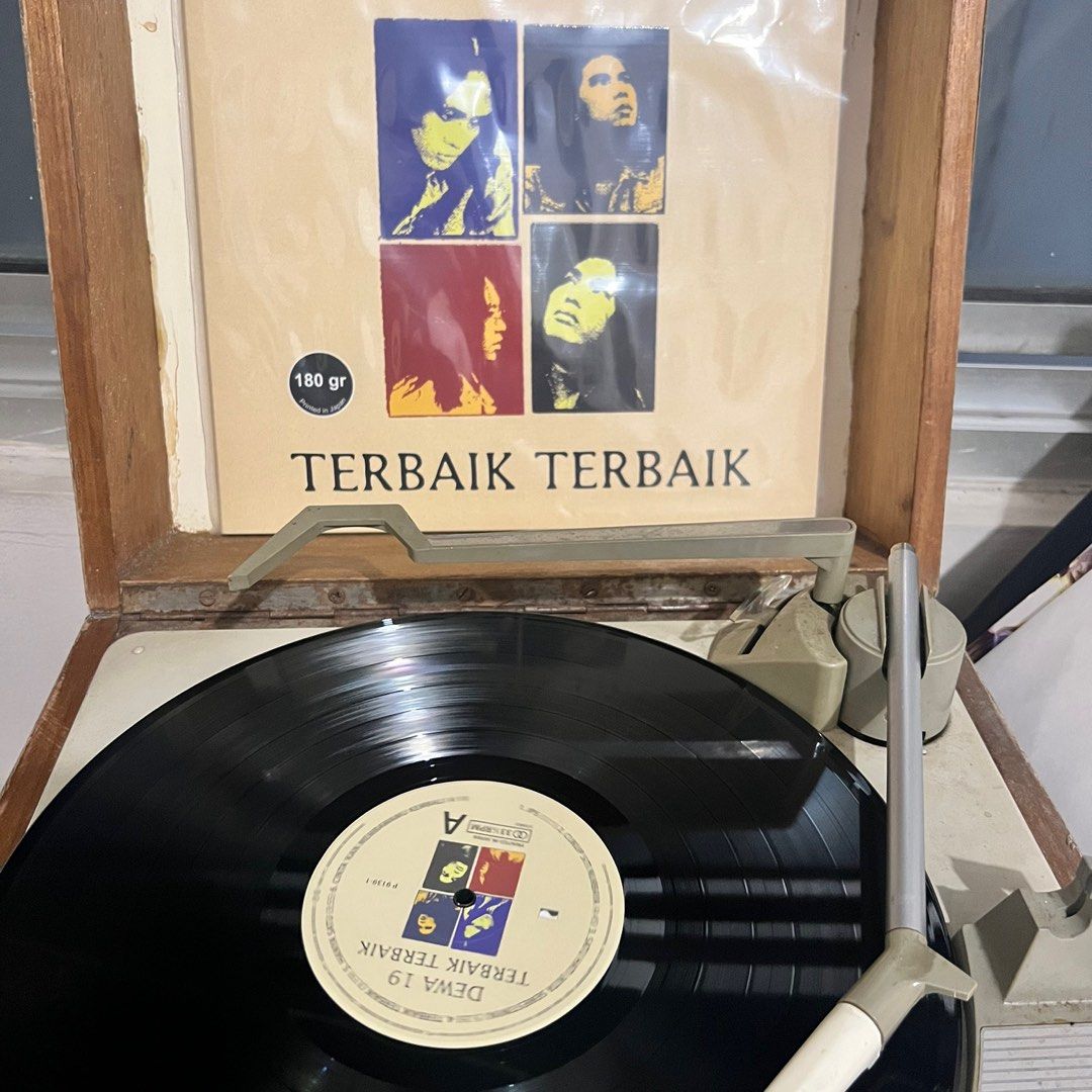 Vinyl Piringan Hitam Dewa 19 Terbaik-Terbaik. Nego on Carousell Vinyl Piringan Hitam Dewa 19 Terbaik-Terbaik. Nego on Carousell