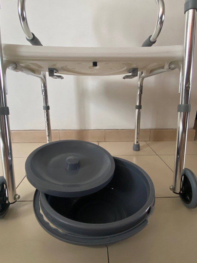 Walker/Commode chair, Health & Nutrition, Assistive & Rehabilatory Aids ...