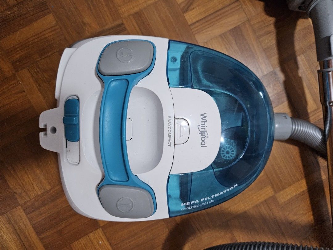 Whirlpool bagless vacuum, TV & Home Appliances, Vacuum Cleaner ...