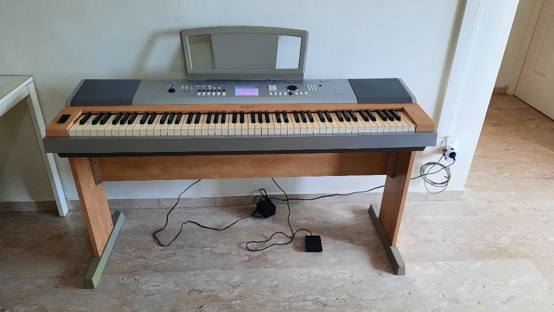 Yamaha Portable Grand DGX-620, Hobbies & Toys, Music & Media, Musical ...