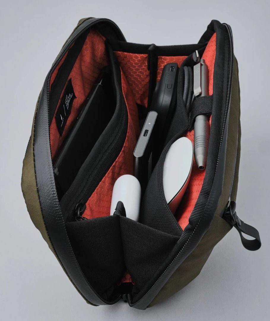 ALPAKA Element Tech Case Mini ECOPAK™ EPLX600 with removable shoulder ...