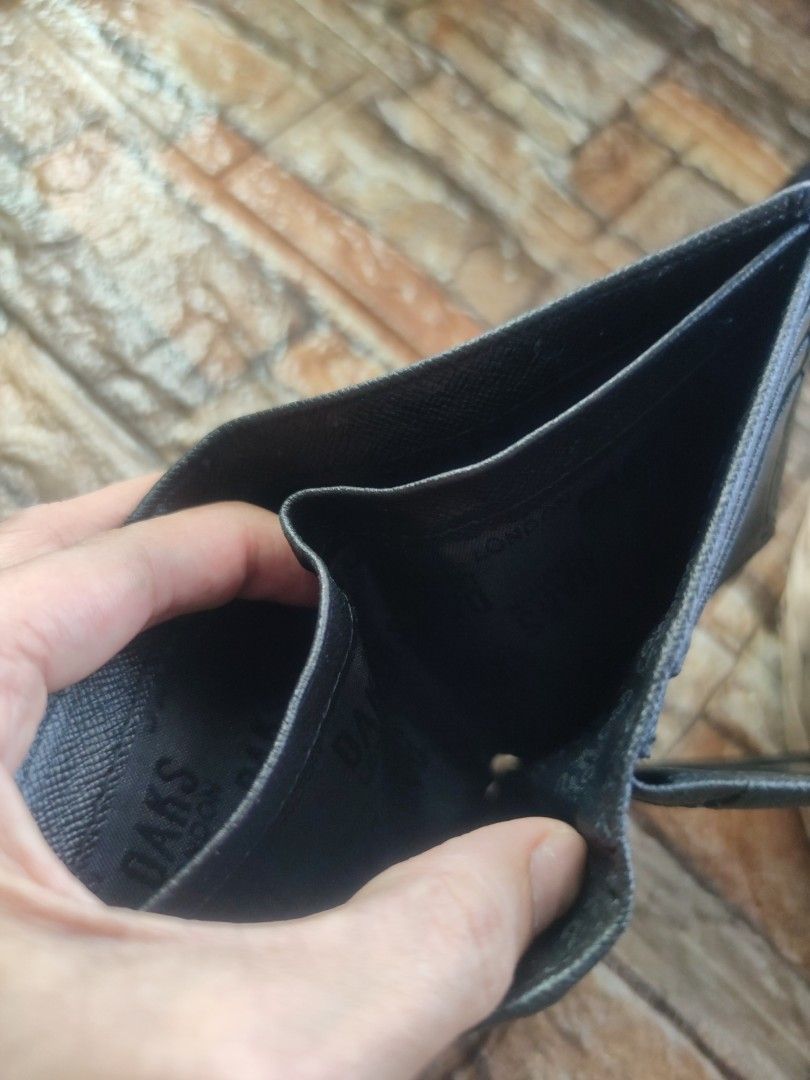 DAKS Bifold Men's Wallet, Men's Fashion, Watches & Accessories, Wallets ...