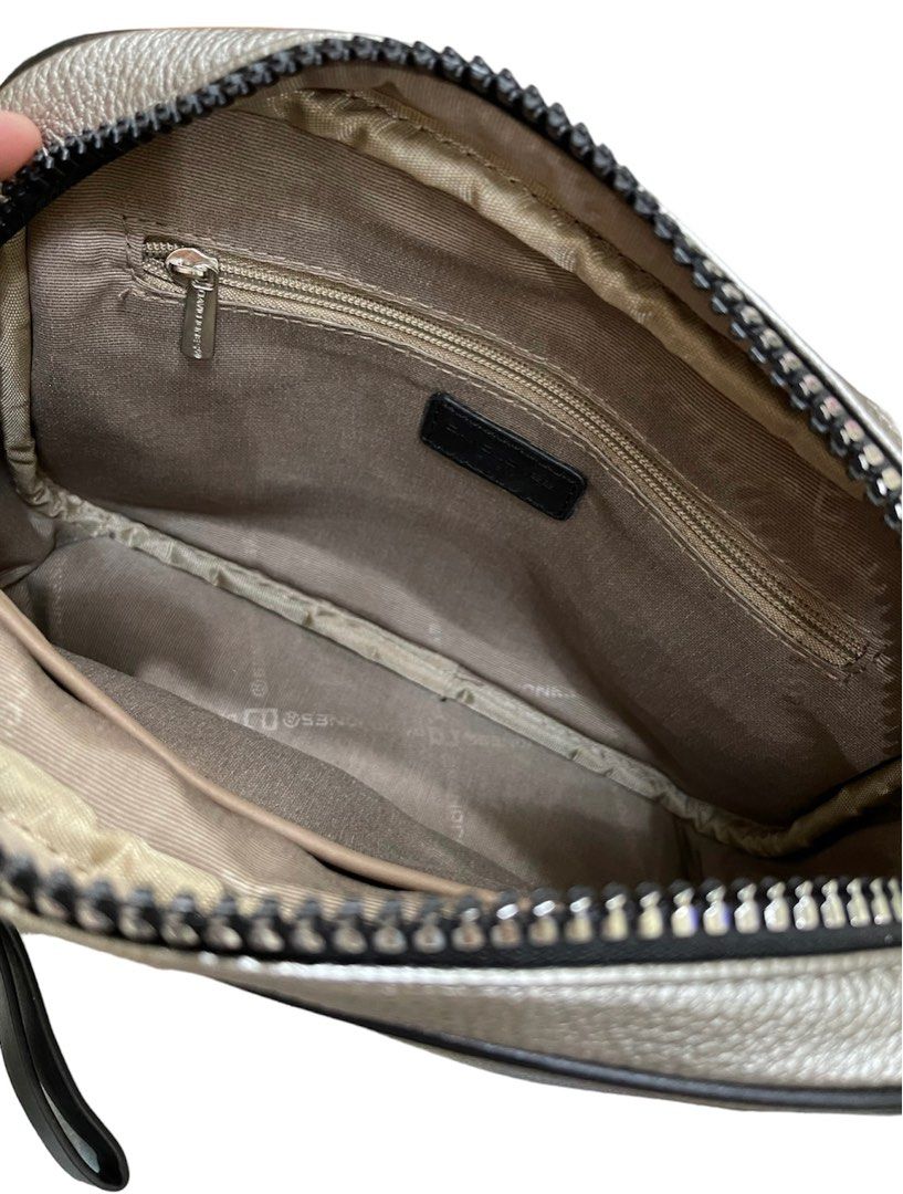 David Jones Crossbody bag (Mall Pull-out), Women's Fashion, Bags ...