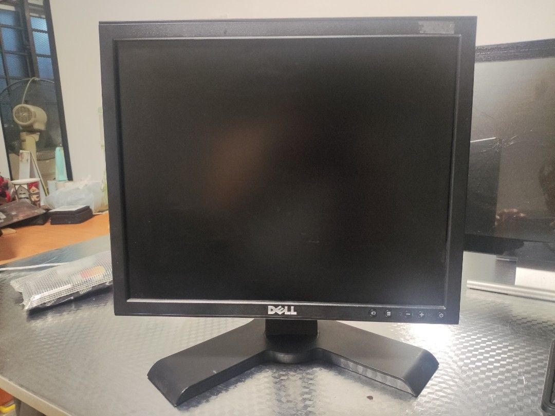 Dell P170SB 17" Monitor, Computers & Tech, Desktops on Carousell