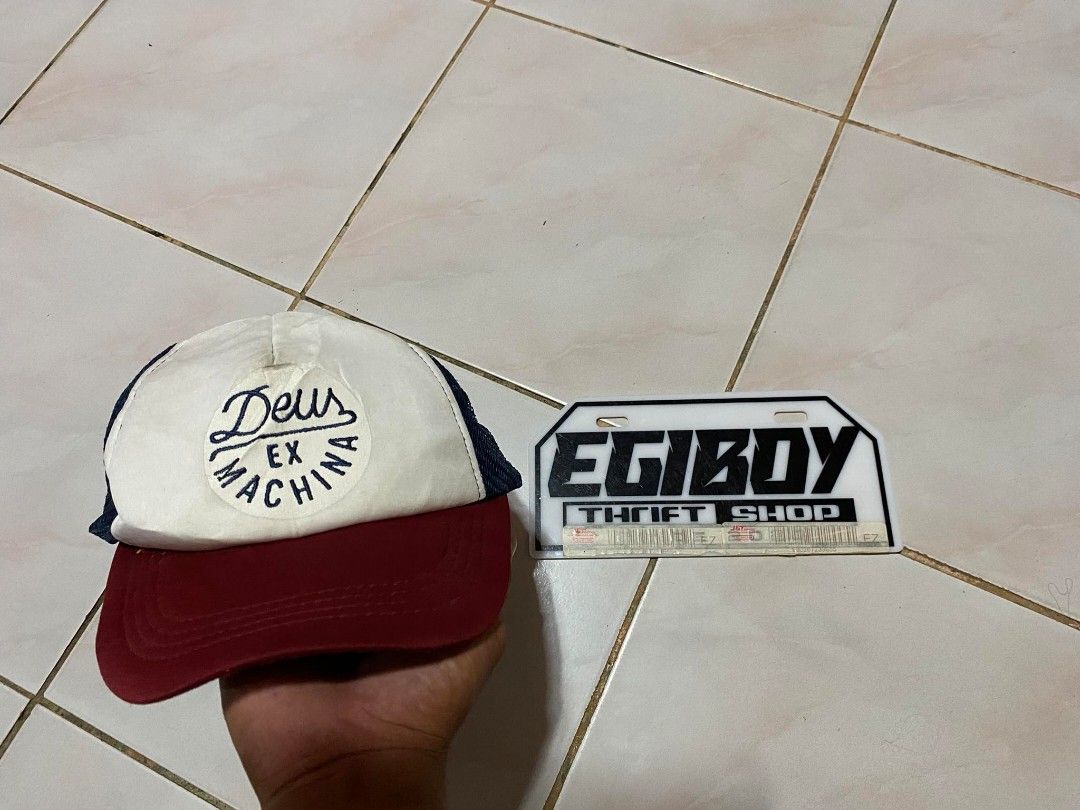 Deus Ex Machina netcap on Carousell