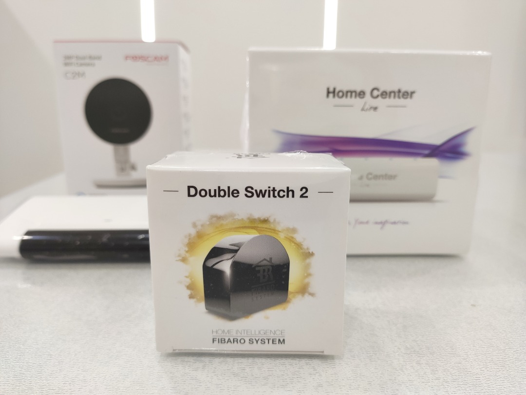 Fibaro Home Center Lite with lighting module, IR aircon controller & IP ...