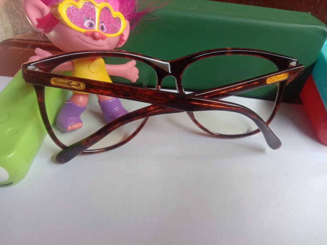 Frame kacamata vintage japan, Barang Yang Dicari di Carousell