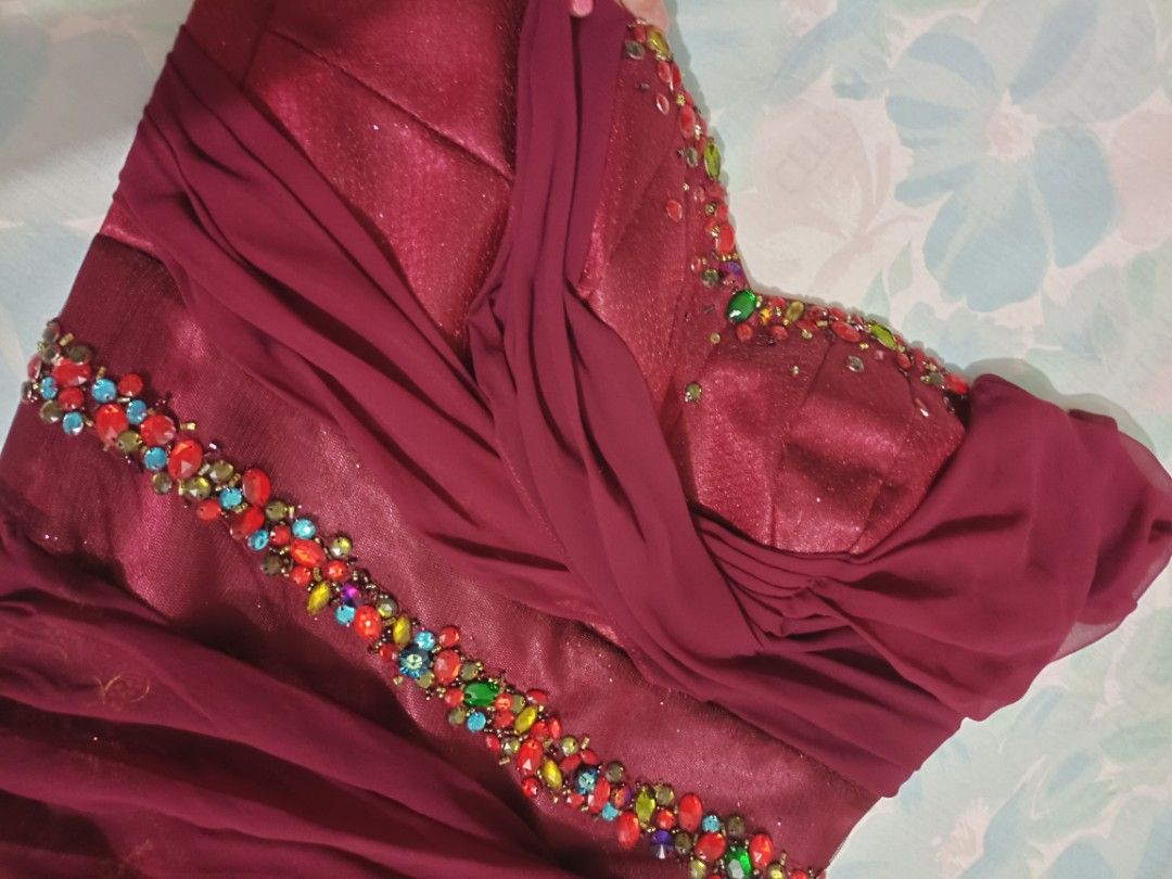 Gaun Pesta gown batik maroon, Fesyen Wanita, Pakaian Wanita, Gaun & Rok ...