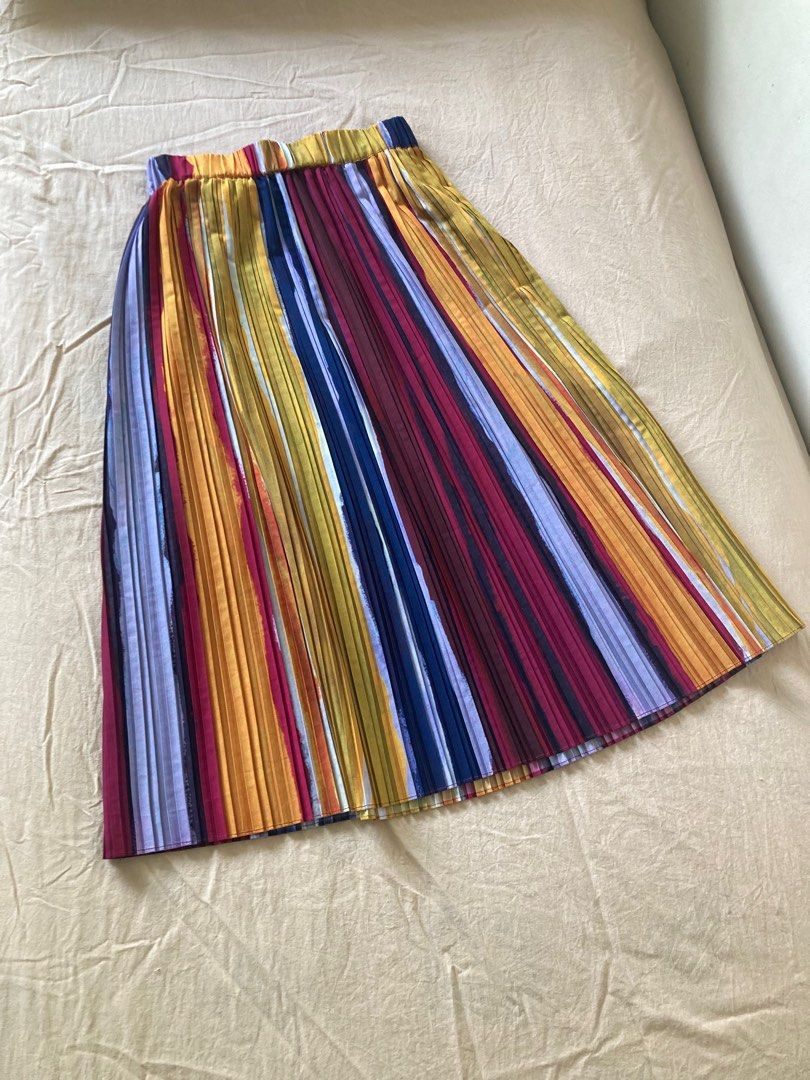 Gorman X Mangkaja Pleated Midi Skirt, Women's Fashion, Bottoms, Skirts ...