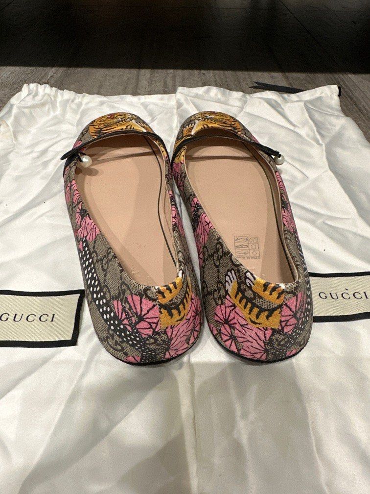 Gucci Flats, Luxury, Sneakers & Footwear on Carousell