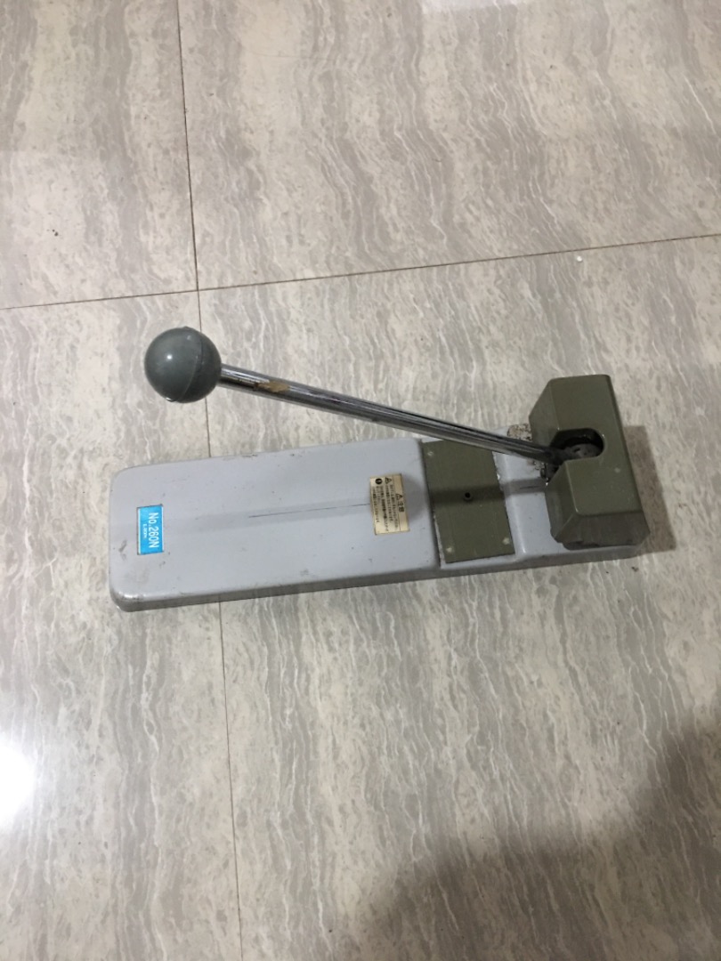 Heavy duty Japan puncher Lion brand on Carousell