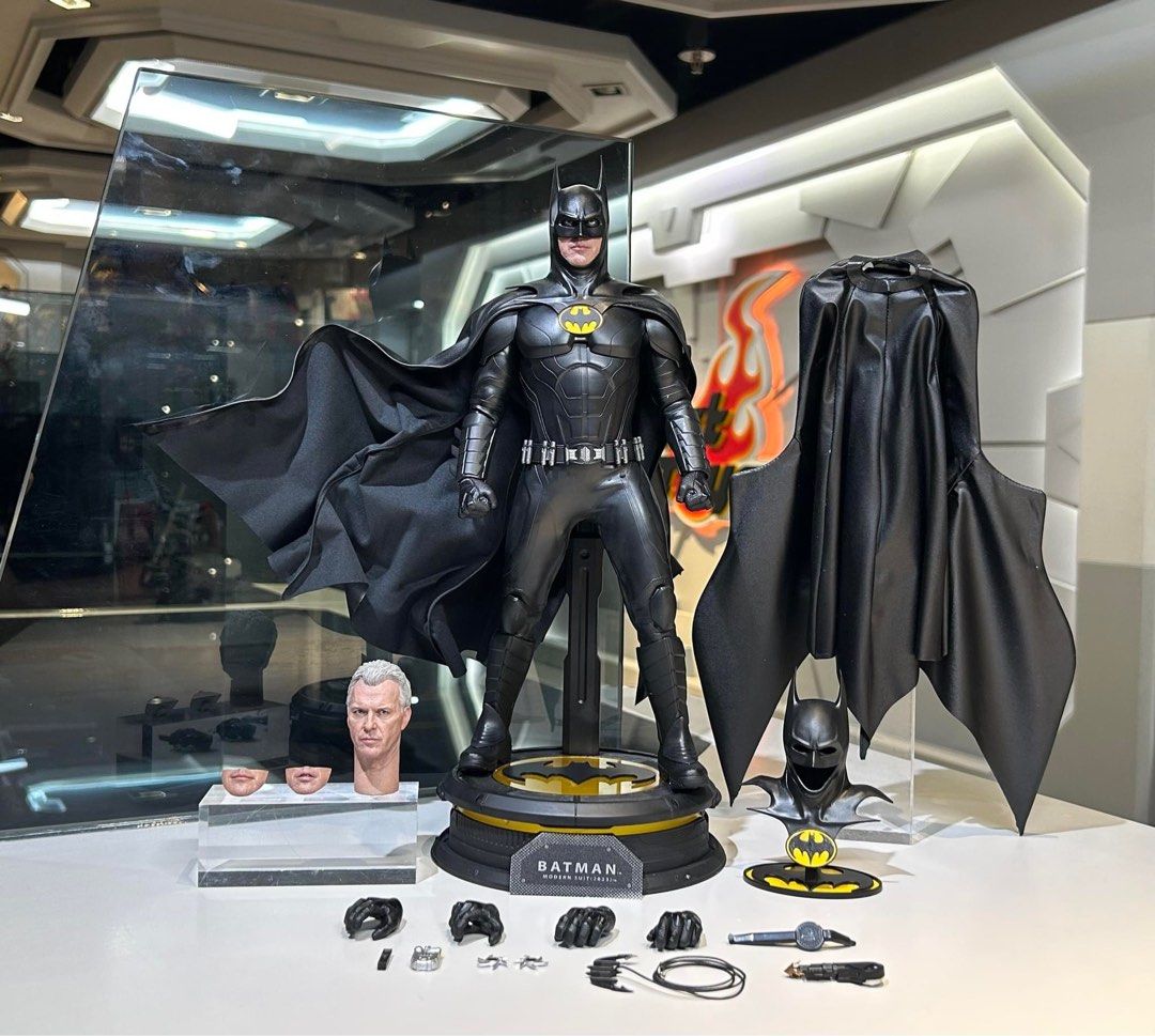 Hot Toys MMS712 The Flash: Batman (Modern Suit 2023), Hobbies & Toys ...