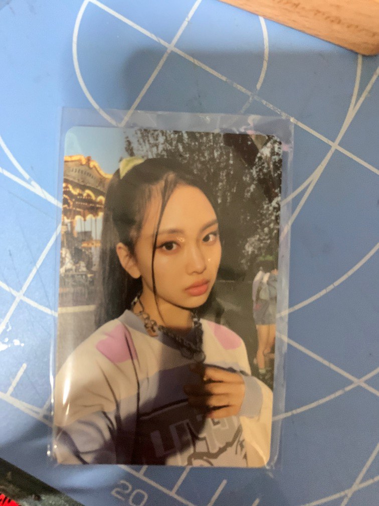 Hyein official photocard, Hobbies & Toys, Memorabilia & Collectibles, K ...