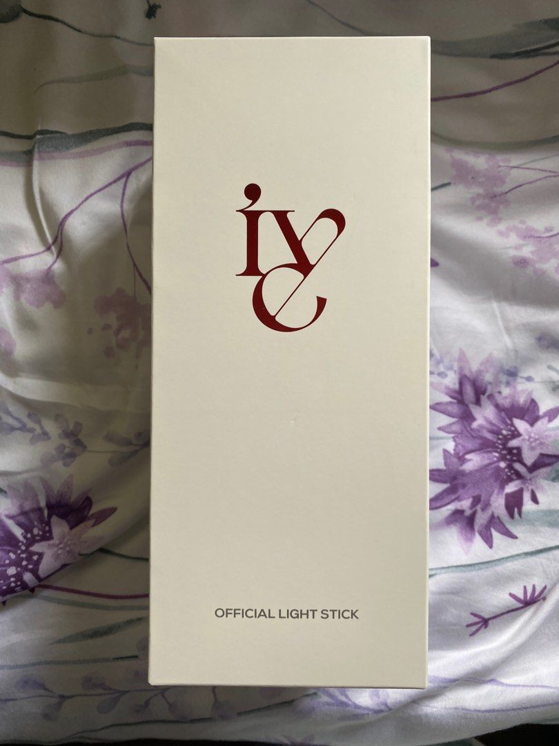 IVE Official Lightstick Prom Queens Concert, Hobbies & Toys ...