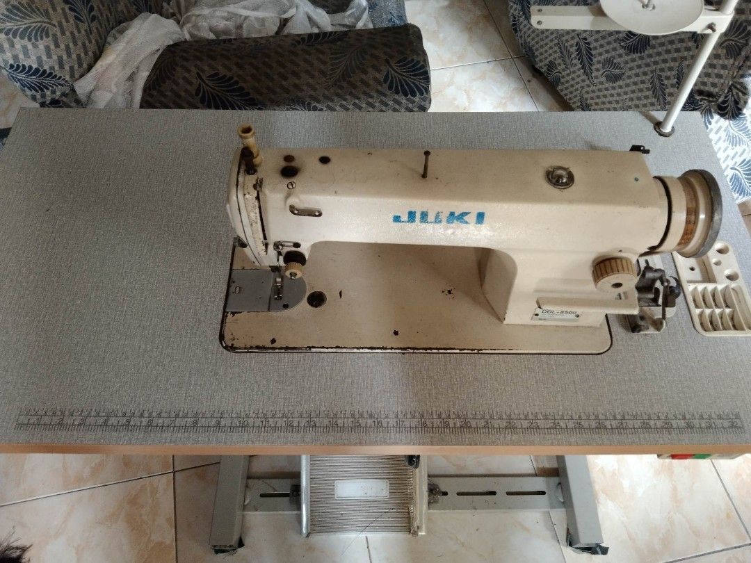 Juki HISPEED SEWING MACHINE, Furniture & Home Living, Furniture, Other Home Furniture on Carousell
