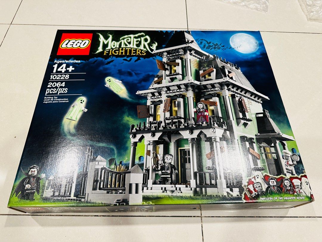 Lego 10228 Monster Fighters Haunted House, Hobbies & Toys, Toys & Games ...