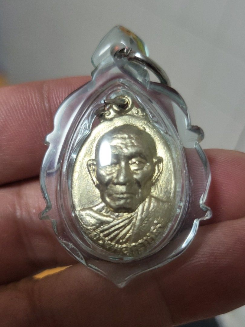 Lp Kalong with Pikanet behind, Hobbies & Toys, Memorabilia ...