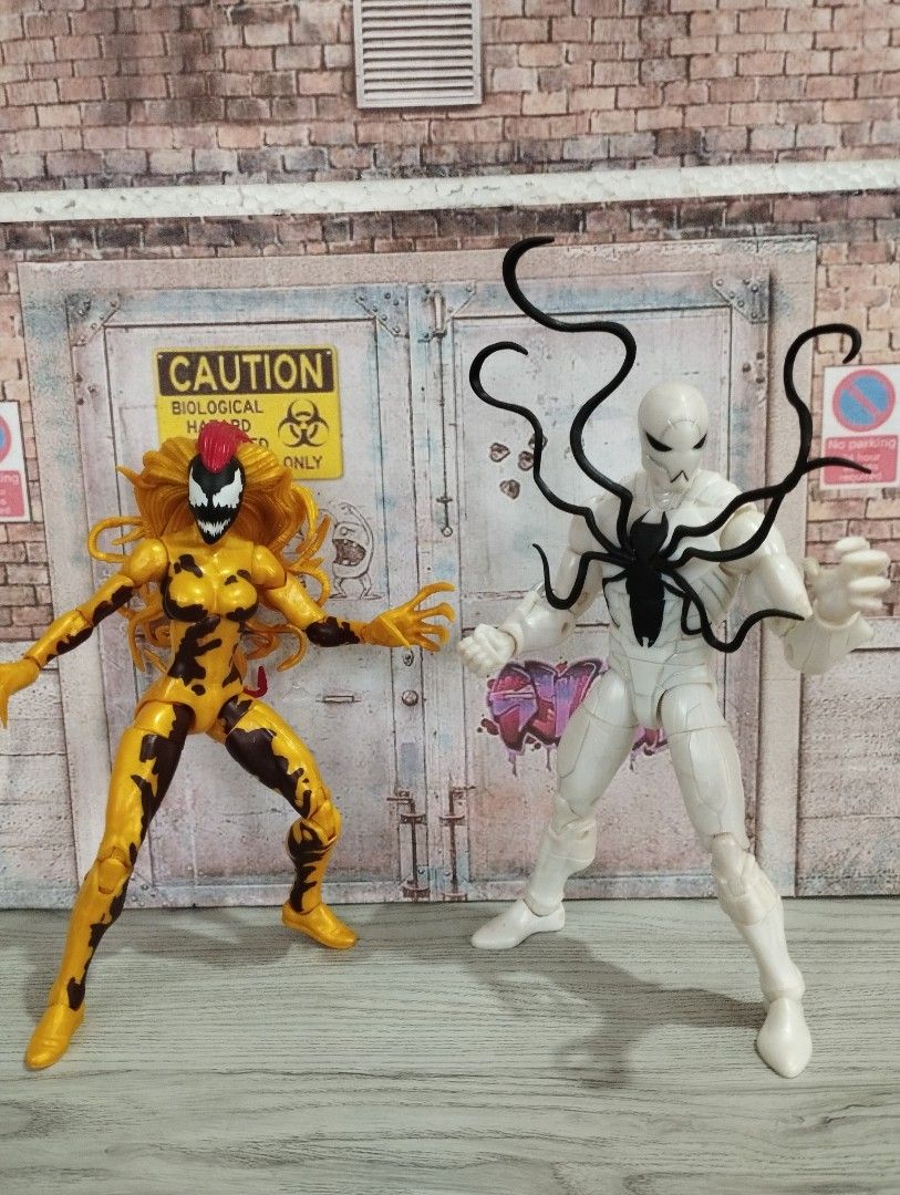 Marvel Legends Scream & Poison Set, Hobbies & Toys, Memorabilia ...