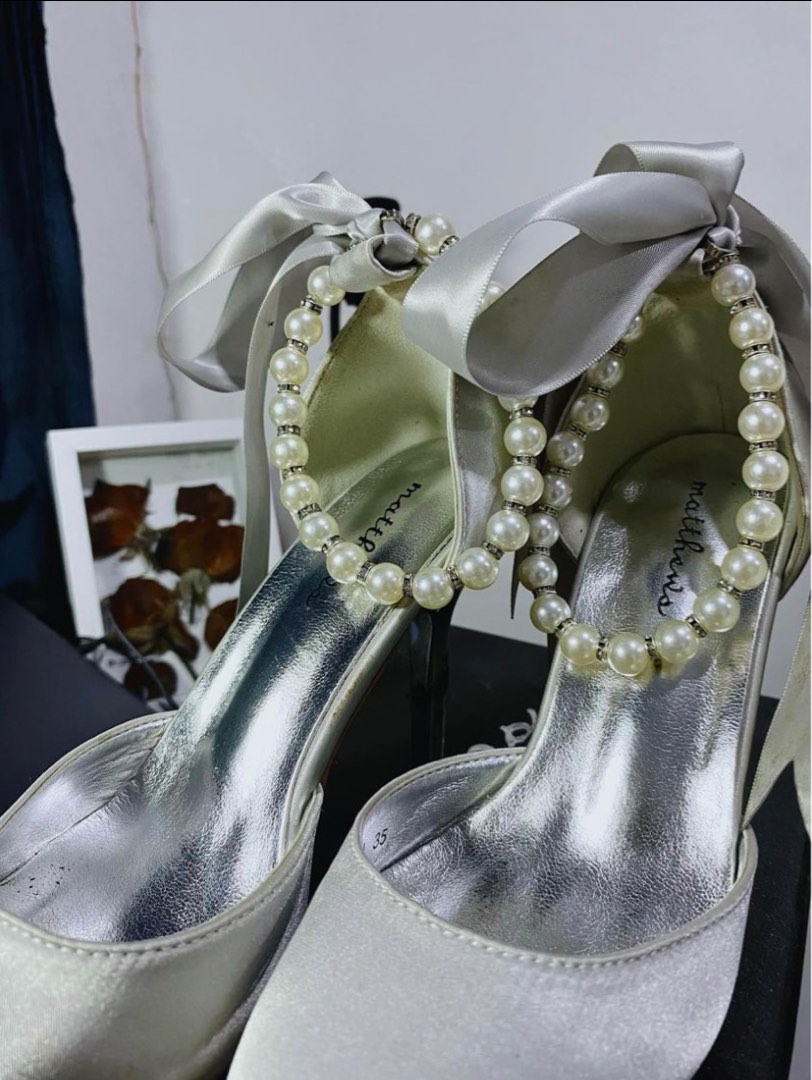 Matthews Heel Pumps, Women's Fashion, Footwear, Heels on Carousell