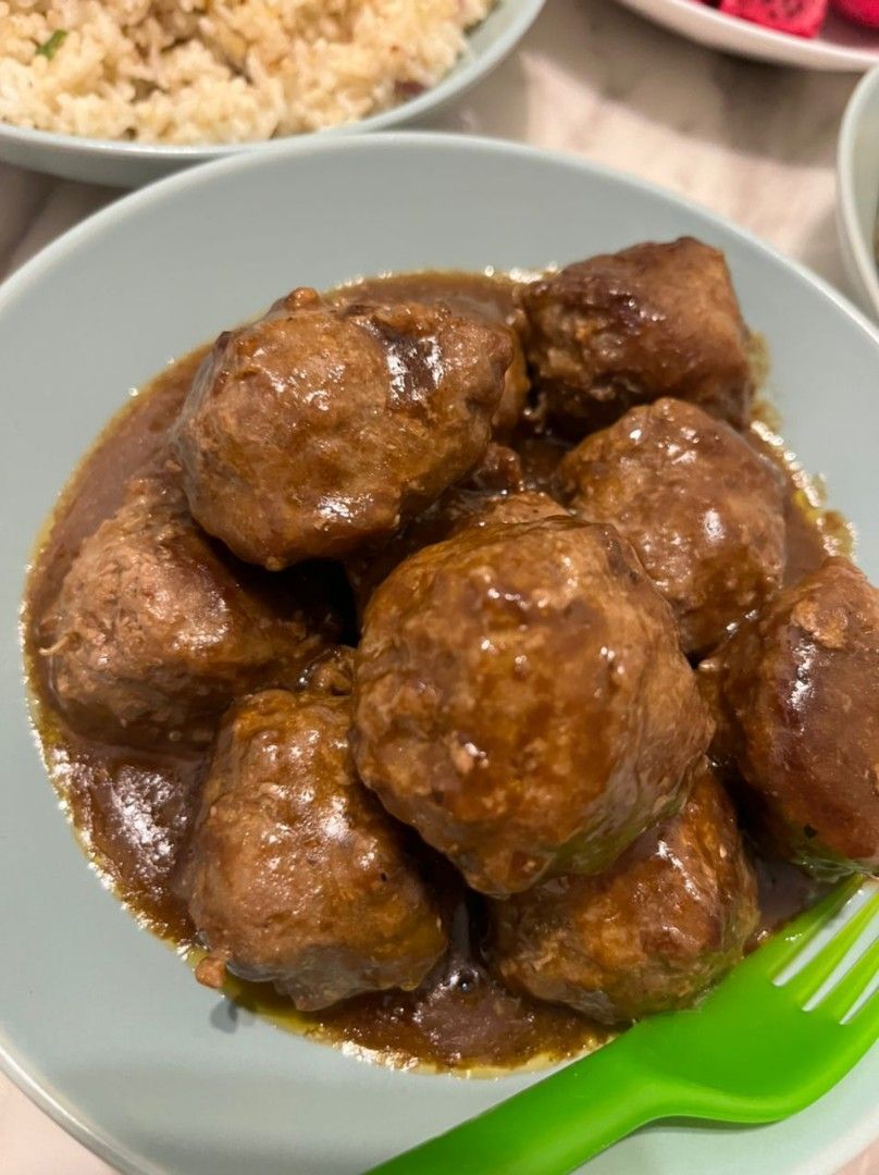 Meatball Pat Mat Western, Food & Drinks, Chilled & Frozen Food on Carousell