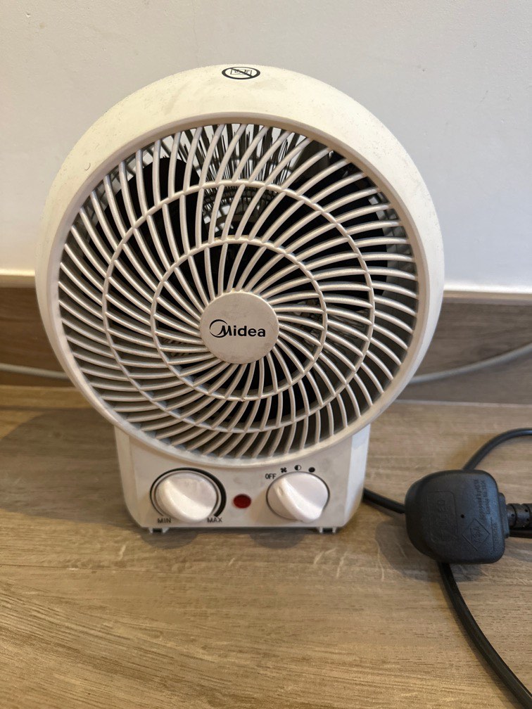 Midea small space heater and fan, 家庭電器, 冷氣機及暖風機 - Carousell