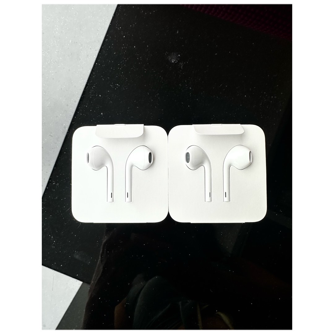 New Apple EarPods with Lighting Connector, Audio, Headphones & Headsets ...