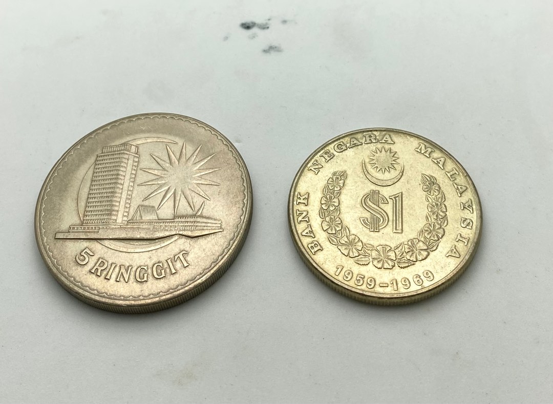 Old Malaysia Coins $1 (1969) & 5 Ringgits (1971), Hobbies & Toys ...