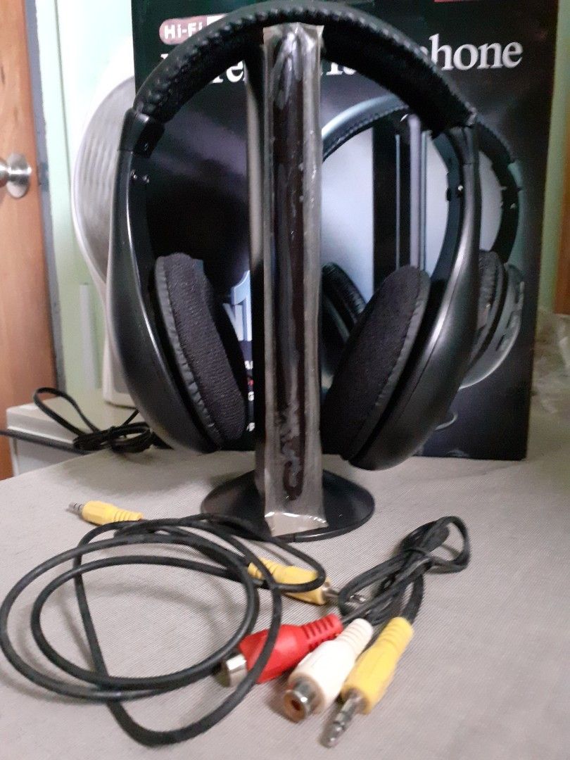 Old school headset, Audio, Headphones & Headsets on Carousell