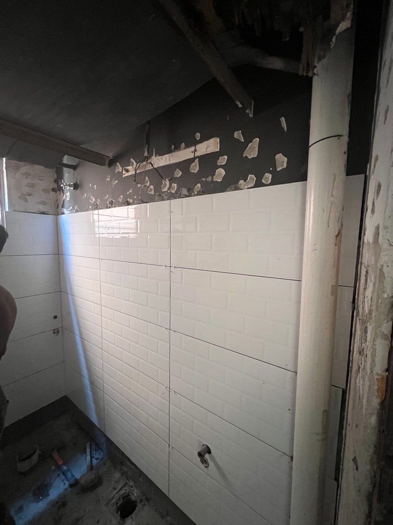 pasang tile tandas, Services, Home Services, Renovations on Carousell