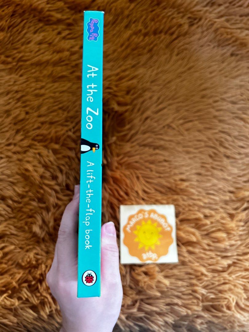 Peppa Pig In the Zoo Lift the Flap Board Book, Hobbies & Toys, Books ...