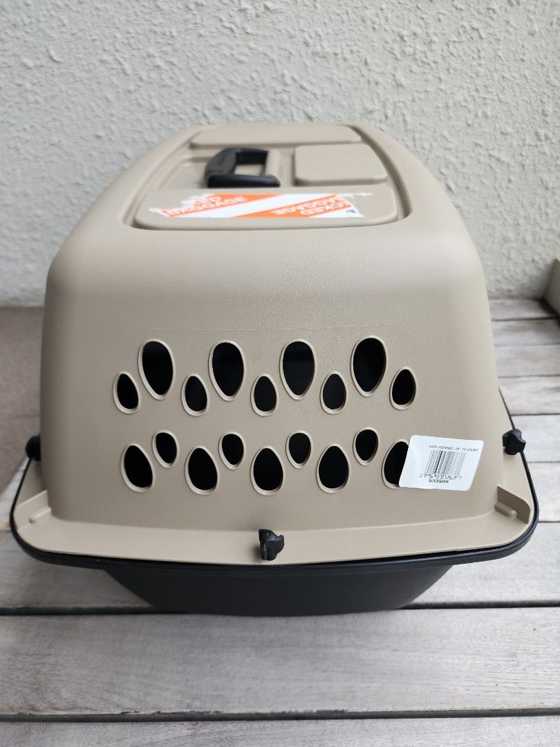Petmate Vari dog Kennel -IATA approved, Pet Supplies, Homes & Other Pet ...