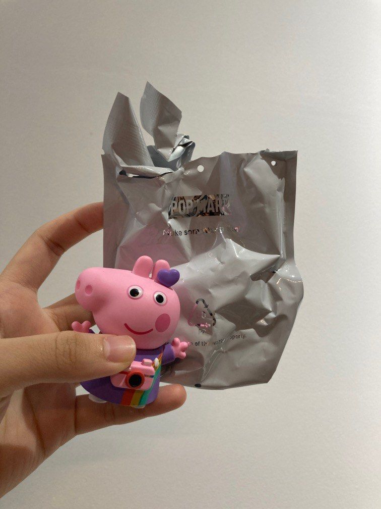 POPMART - photographer Peppa Pig (Family Celebration series), Hobbies ...