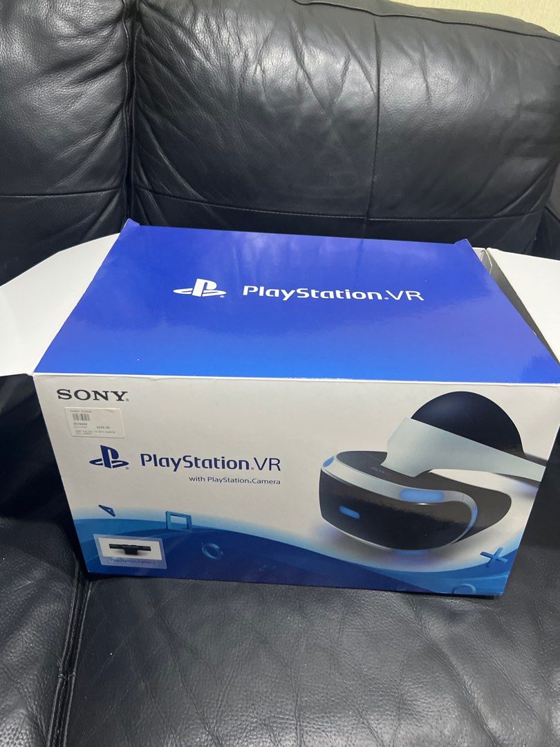 PS VR full set with box and good condition and VR controller, Video ...
