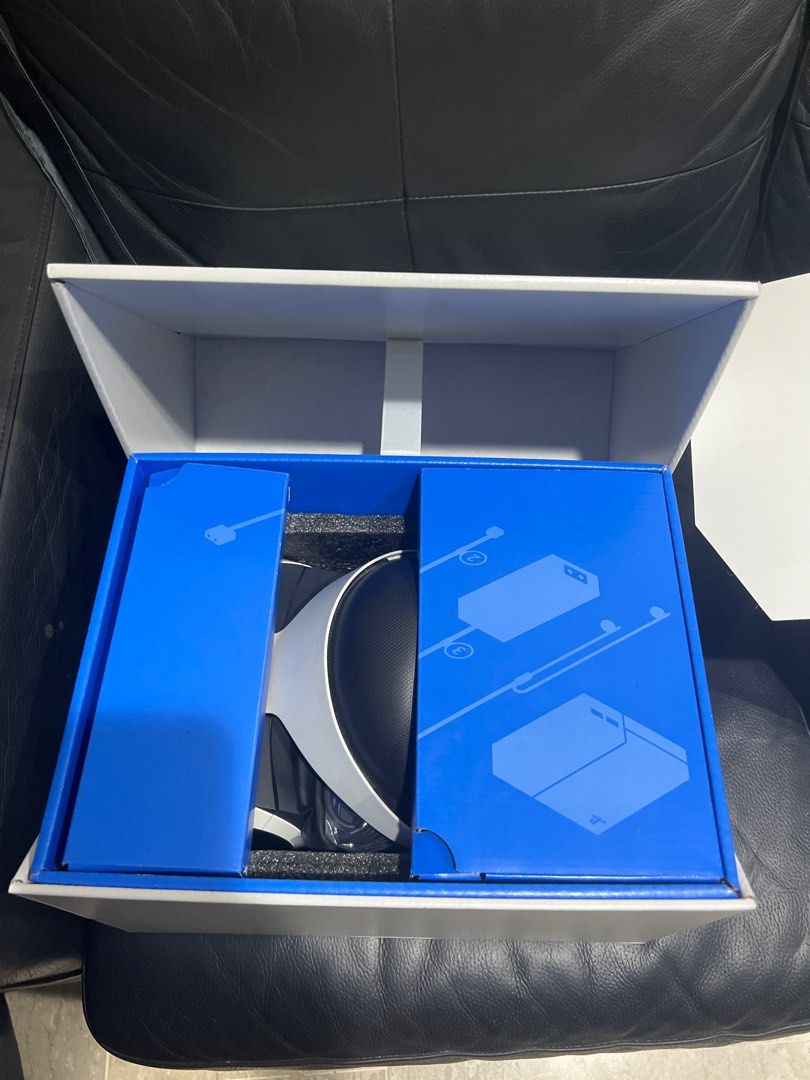 PS VR full set with box and good condition and VR controller, Video ...