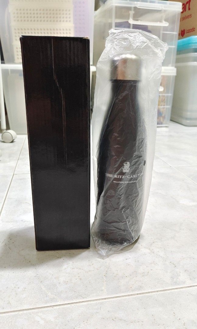 Ritz Carlton flask, Furniture & Home Living, Kitchenware & Tableware ...