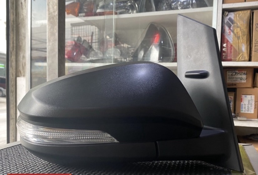 Side Mirror Toyota Innova 2016 - 2020 (with light, manual fold), Car ...