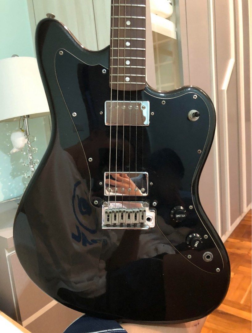 Squier 20th Anniversary Jagmaster (Jaguar+Jazzmaster), Hobbies & Toys ...