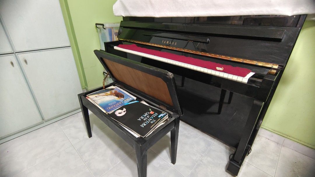 Upright Piano made in Japan (Yamaha) - good condition, Hobbies & Toys ...