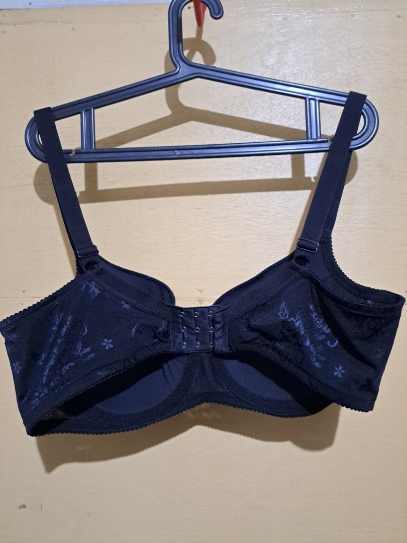 Wacoal Plus Size Bra, Women's Fashion, Undergarments & Loungewear on ...