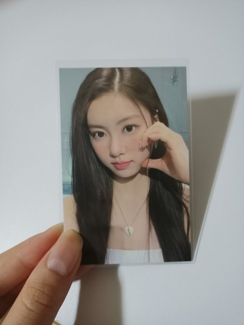 wts le sserafim garam showcase pc, Hobbies & Toys, Memorabilia ...