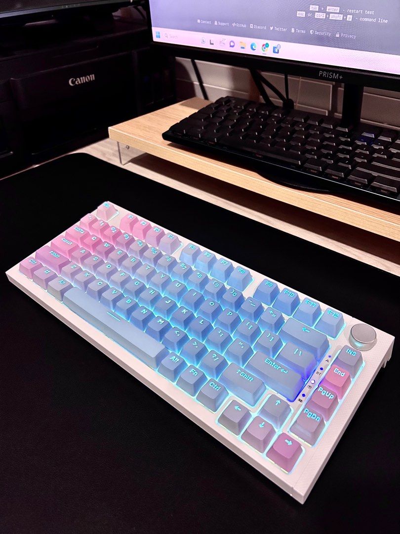 75% custom mechanical keyboard (Pinkish purple gradiant keycaps ...