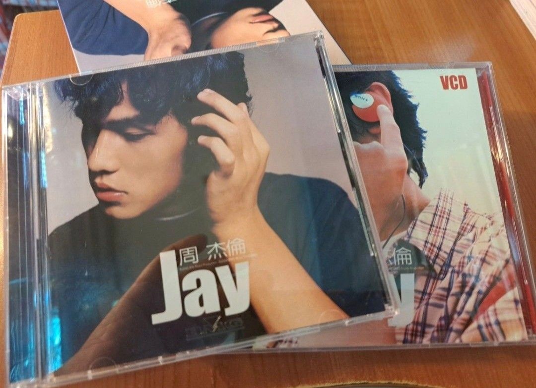 周杰倫 Jay Chow CD VCD boxset 首張個人專輯 原裝舊版 双碟 寫真內頁 [Sold At Shop 317], 徵收 - Carousell