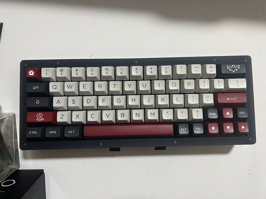 Akko ACR 64 Custom Keyboard Black Switches Dracula castle, Computers ...