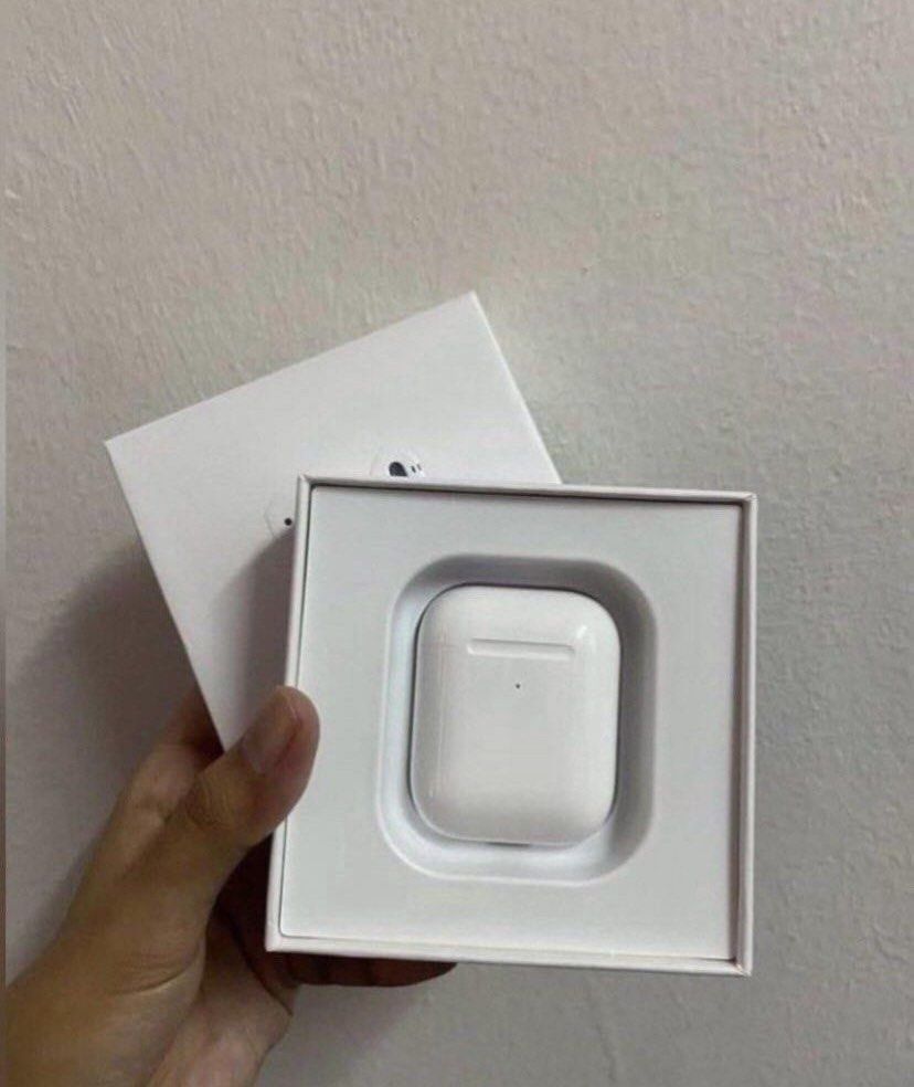 Apple Earpods 2nd Generation, Audio, Earphones on Carousell