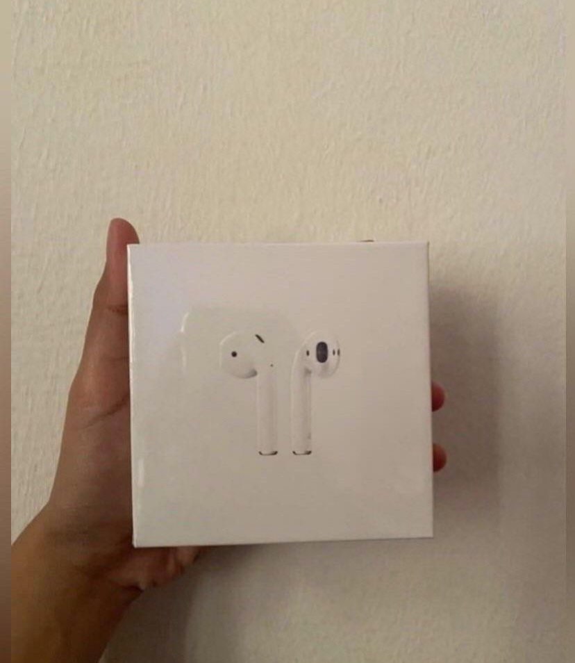 Apple Earpods 2nd Generation, Audio, Earphones on Carousell