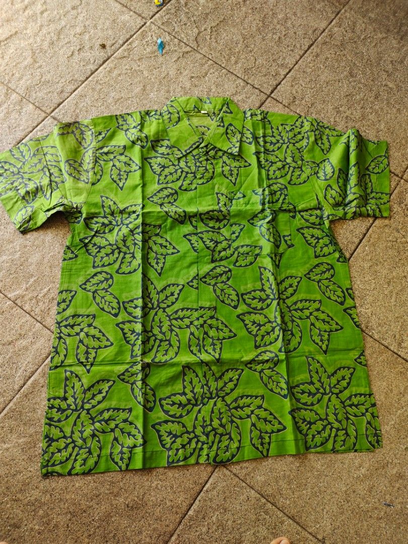 Batik Hijau, Fesyen Pria, Pakaian , Atasan di Carousell
